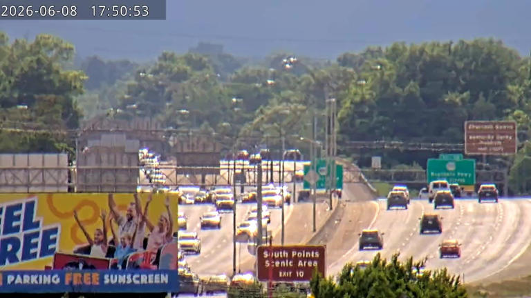 Injuries reported in 4-vehicle crash on EB I-264 near Crittenden Drive