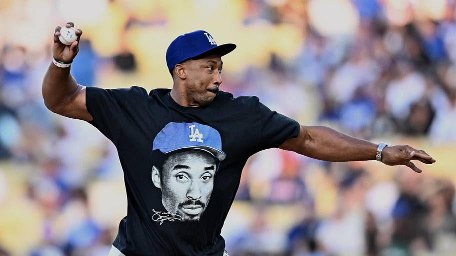 Rams star Myles Garrett reveals why Lakers legend Kobe Bryant still ...