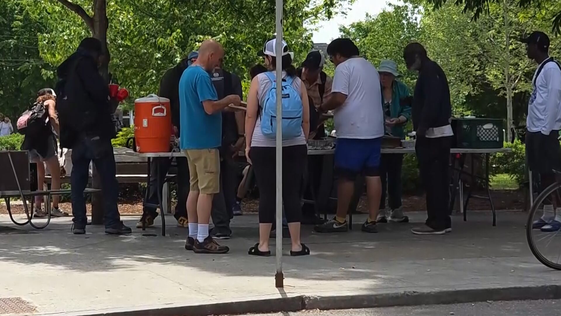 Meal program remains in Burlington park despite mayor’s concerns