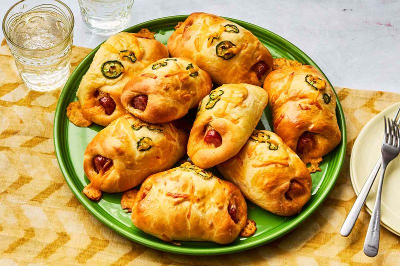 15 sausage roll twists perfect for picnics and parties