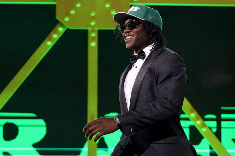 Jets' offseason buzz is praised, showing no signs of slowing down