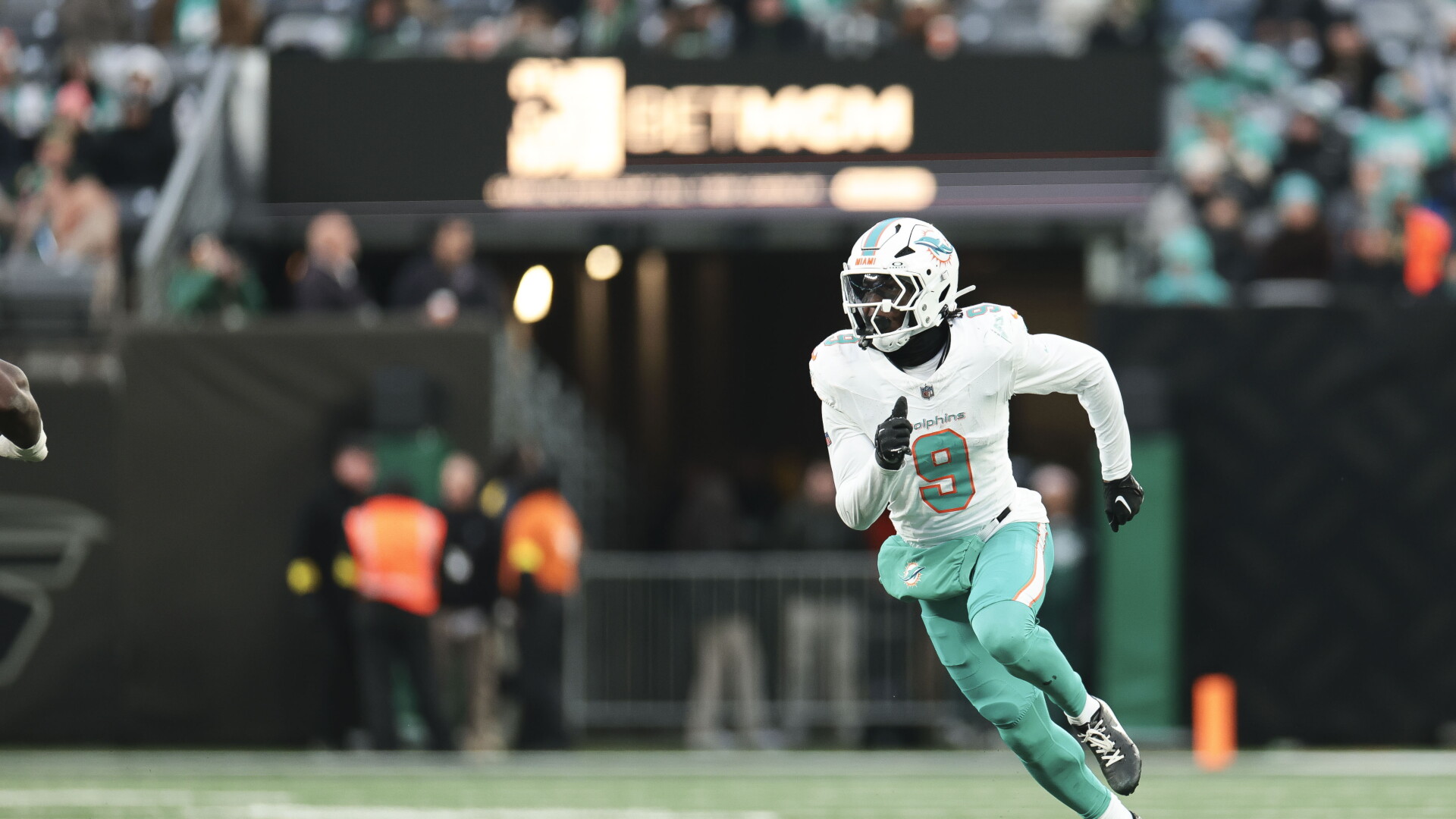 S Ifeatu Melifonwu works out for the Seahawks