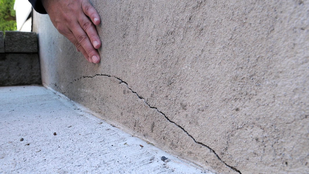 6 warning signs a home could be a money pit