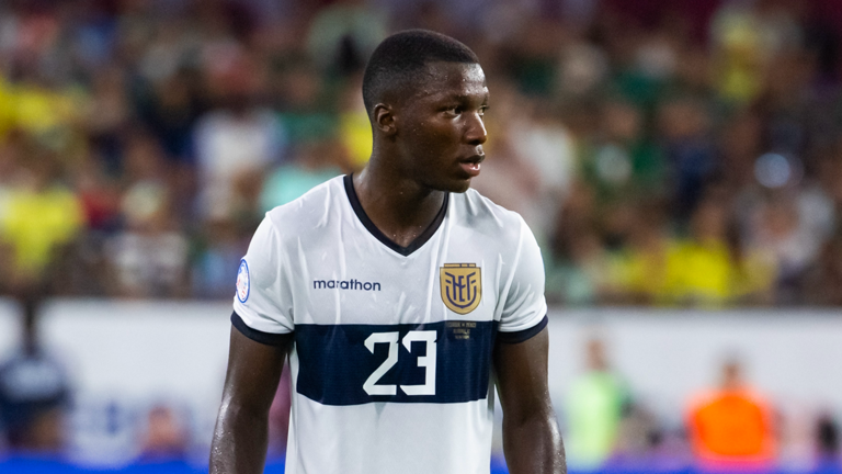 Moises Caicedo confronts police over fan incident before Ecuador's ...