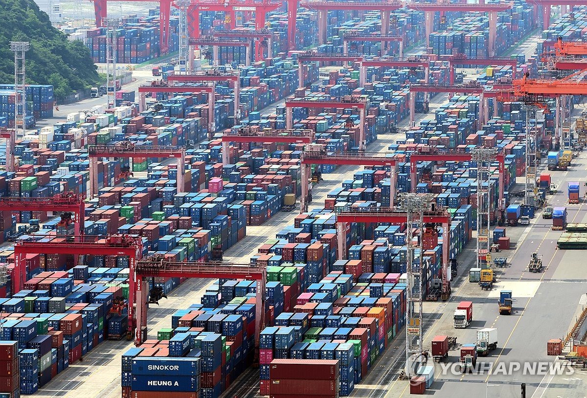 (Lead) S Korea's economy expands 1.8 pct in Q1, faster than earlier ...