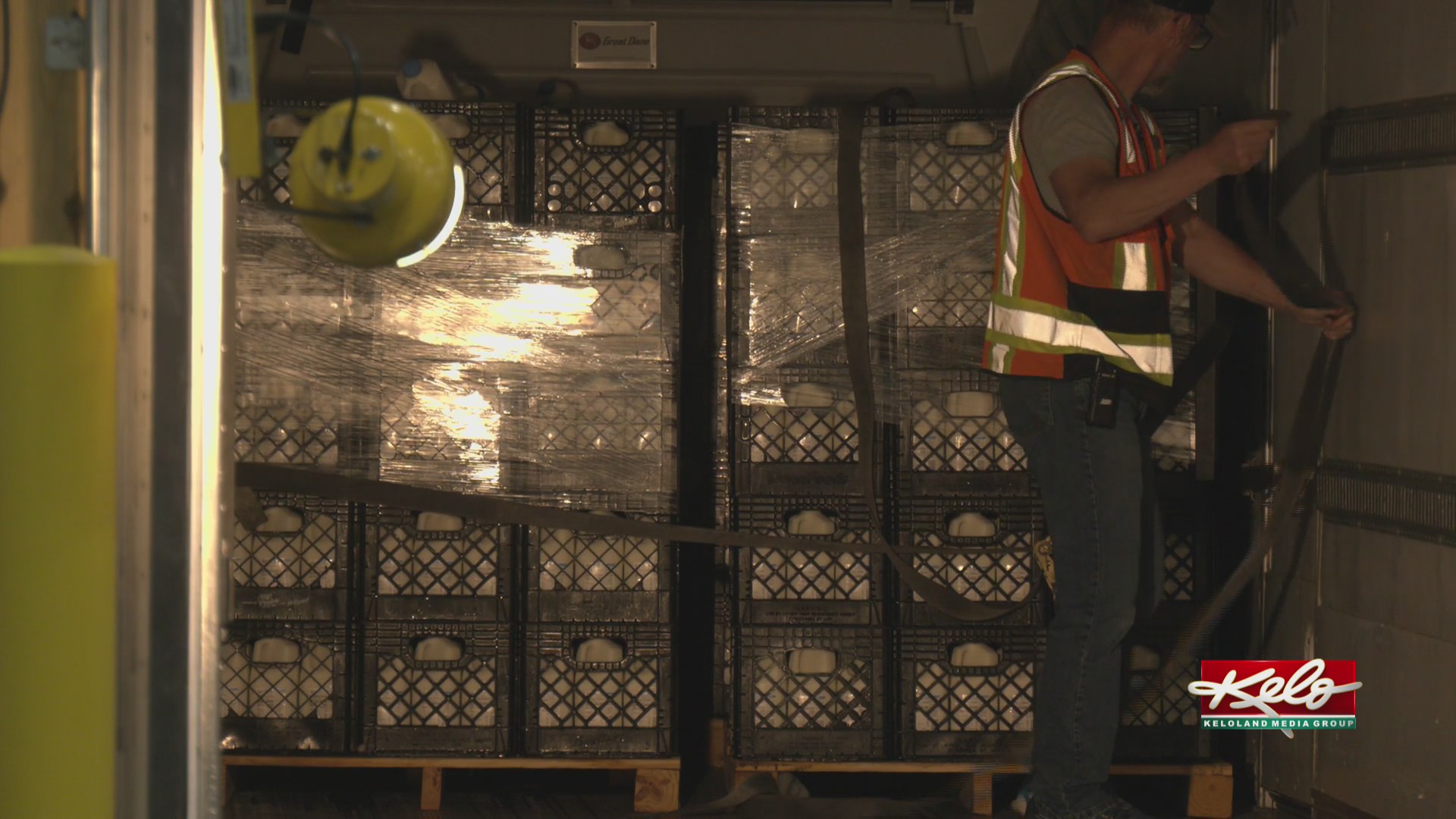 Feeding SD gets milk donation from Prairie Farms