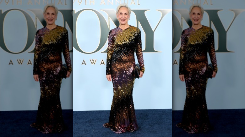 Laurie Metcalf's 2026 Tony Awards dress stunned but her gray hair ...