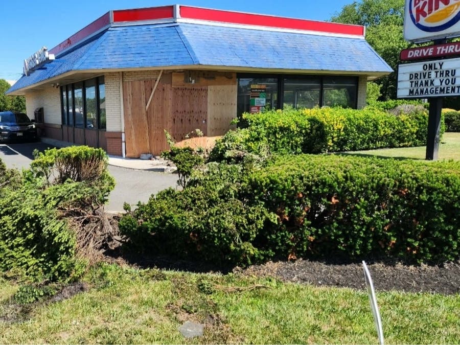 Drunk driver crashes into Burger King in Bridgewater, police say