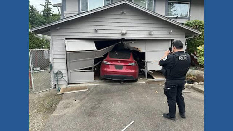 Tesla crashes into Redmond garage after reported autopilot malfunction