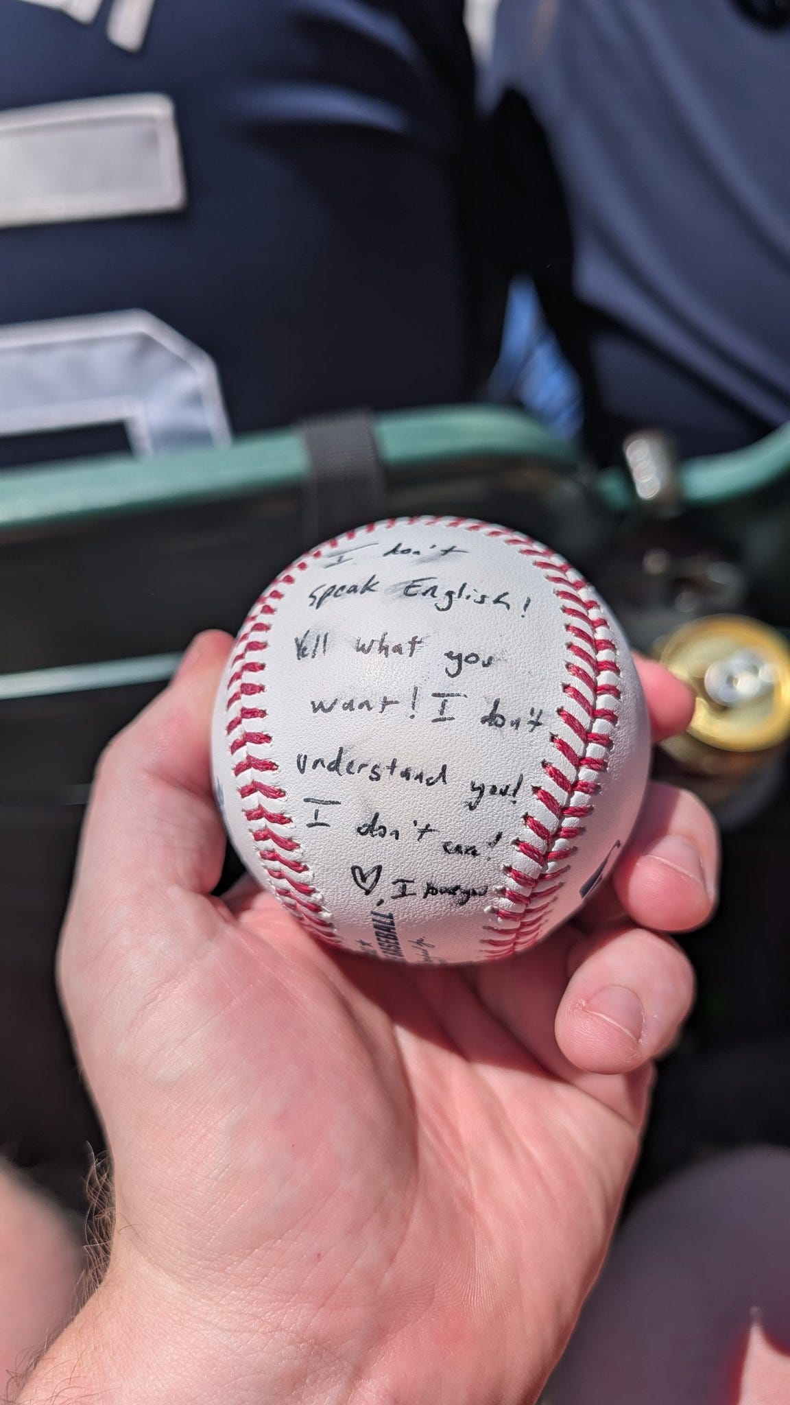 Fan at Tigers game heckled a Mariner, who had a heck of a response