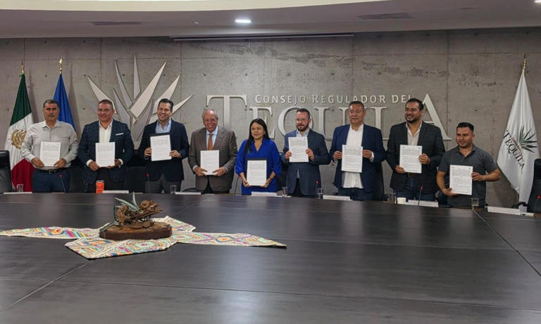 Firman convenio de colaboración CRT y alcaldes de los municipios de la ...