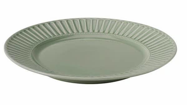 These new IKEA stoneware plates boast a stunning Scandinavian design