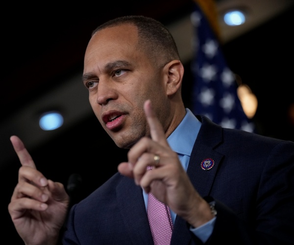 Jeffries: No on FISA renewal with Pulte as acting DNI