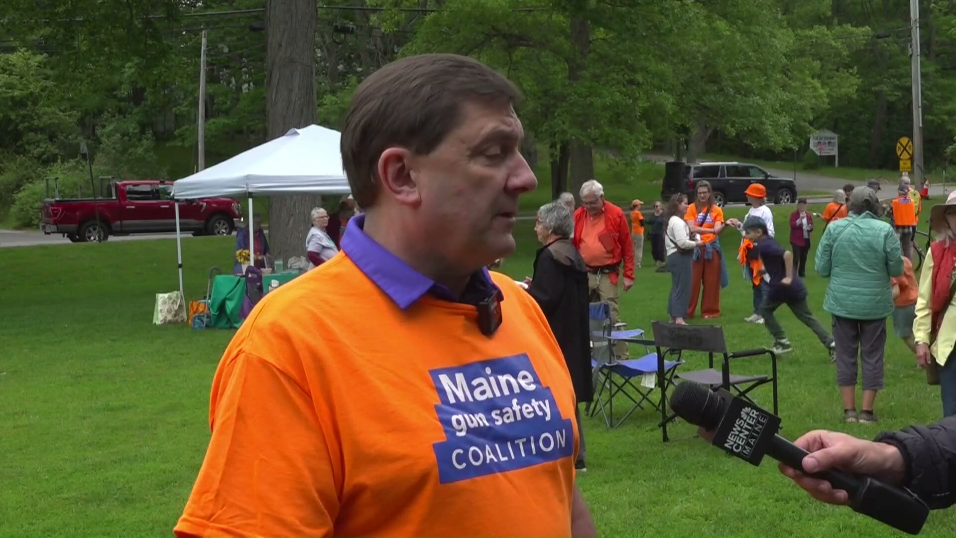 One day away: Democratic primary candidates get last hours of messaging out