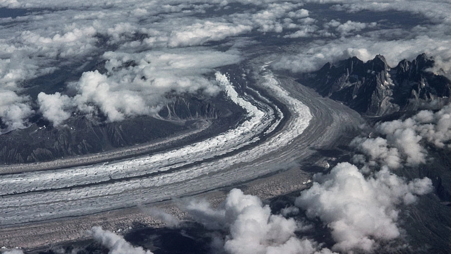 Park ranger dies after fall into Mt. McKinley crevasse