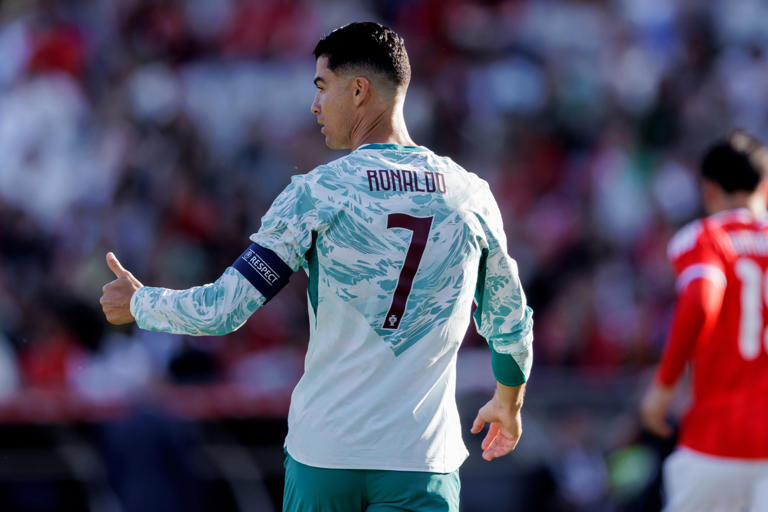 How do kit numbers at the World Cup work and what do they mean?