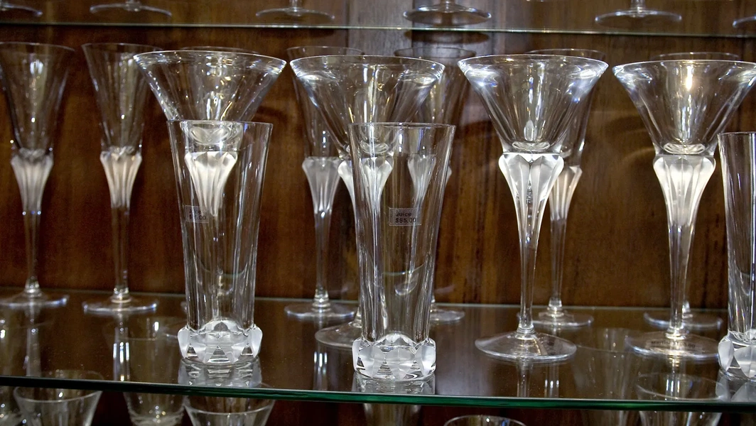 Expert tips for identifying valuable vintage glassware