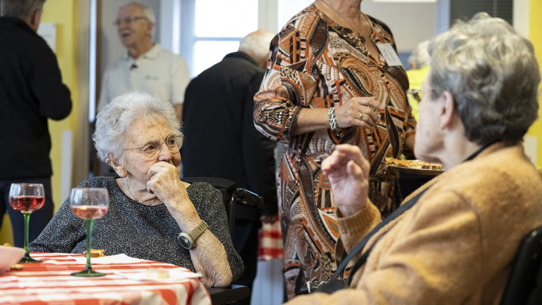 Experts warn loneliness poses major health risks in later life