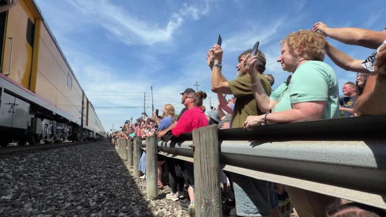 Once in a lifetime: Train fans thrilled to catch a glimpse of Union ...
