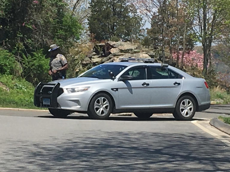 State police searching for vehicle that evaded crash on I-95 in New Haven