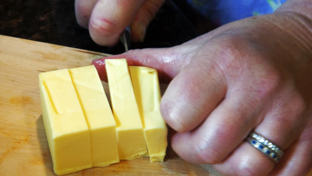 Techniques for a perfect flaky pie crust