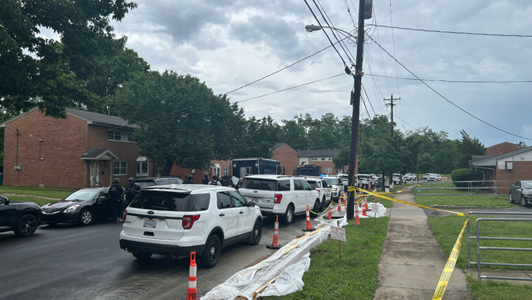 Police, SWAT respond to apartment building in Winton Hills after shots ...
