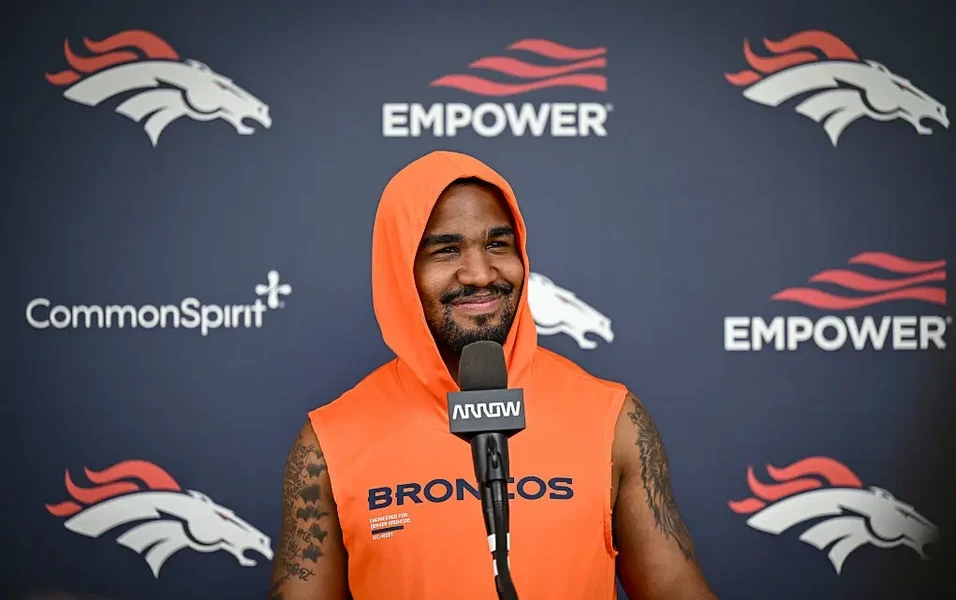 Broncos' high-priced Waddle trade draws skepticism over value