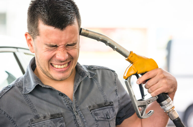 The gas pump "screw method" scam is the scam