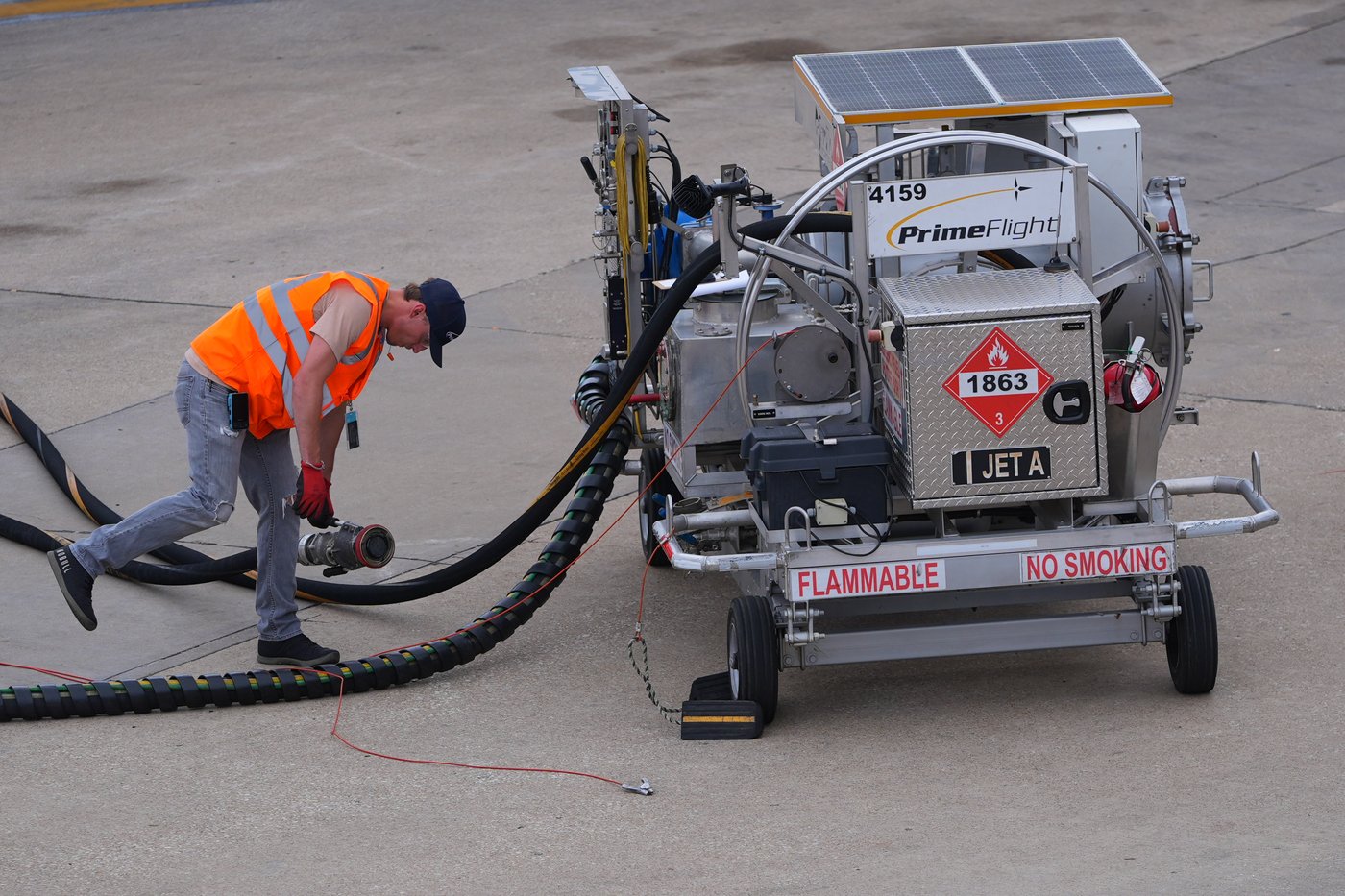 US carriers spent $6.5B on fuel in April; global profit forecast is cut ...