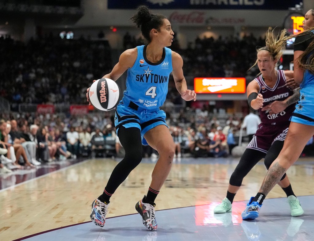 Skylar Diggins rips team’s 'loser mentality' as Sky’s slide continues