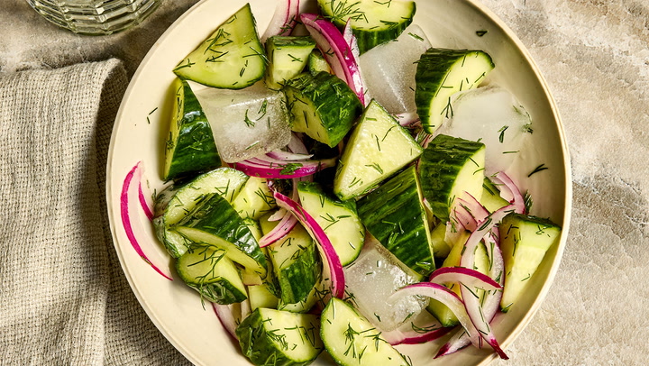 How to make cucumber salad on ice