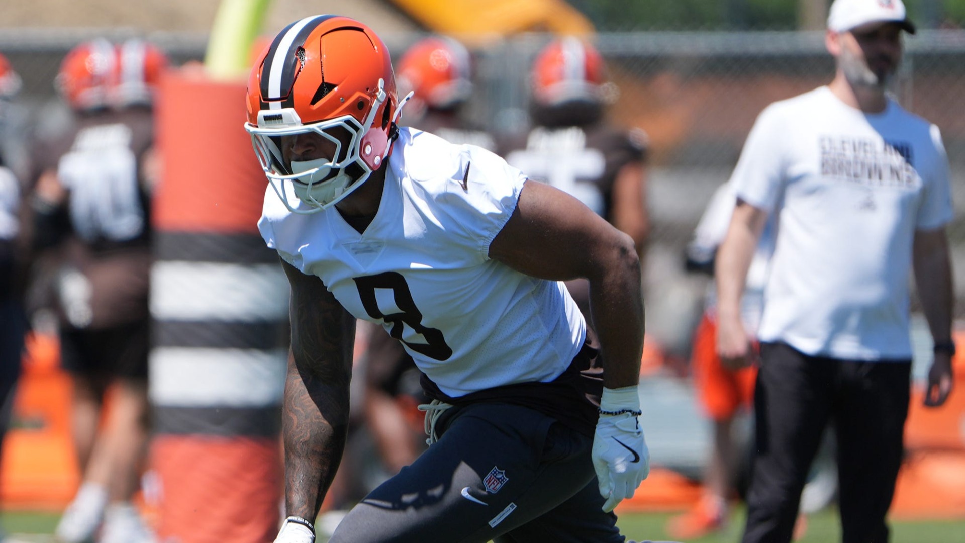 Analyzing the Browns' outlook after acquiring Jared Verse