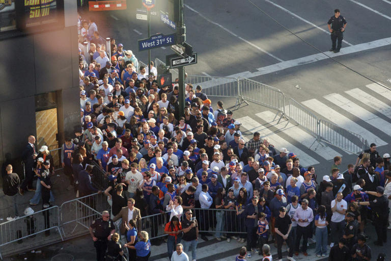 Knicks fans face logistical nightmare as President Donald Trump attends ...