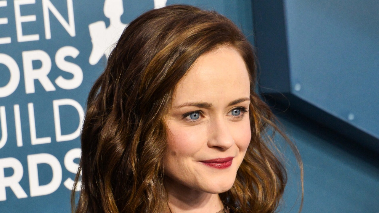 ‘Gilmore Girls’ Aum Alexis Bledel Makes Rare Appearance at the Tribeca ...
