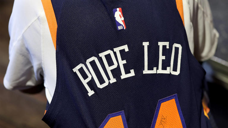 Spike Lee taunts Trump with Pope jersey at NBA Finals
