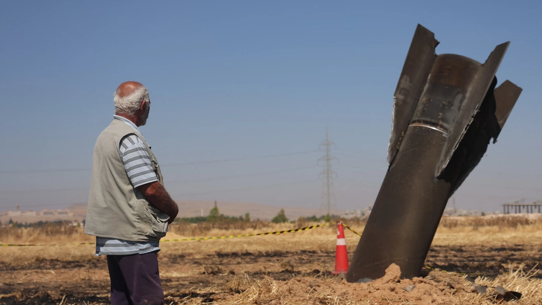 Airlines resume some Middle East routes amid ongoing conflict