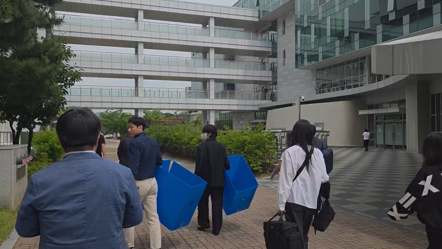 Police raid Gyeongnam office over deepfake election allegations