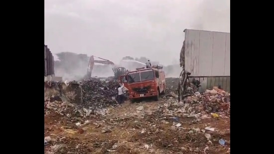 Smoke billows for 5th day from Gurugram waste site after major fire