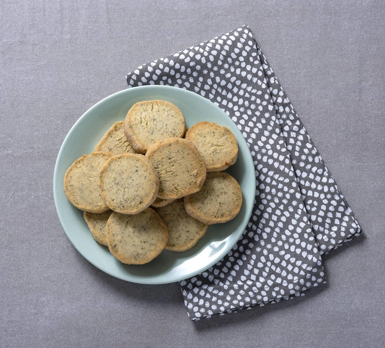 Shortbread tea biscuit cookies (easy old-fashioned recipe)