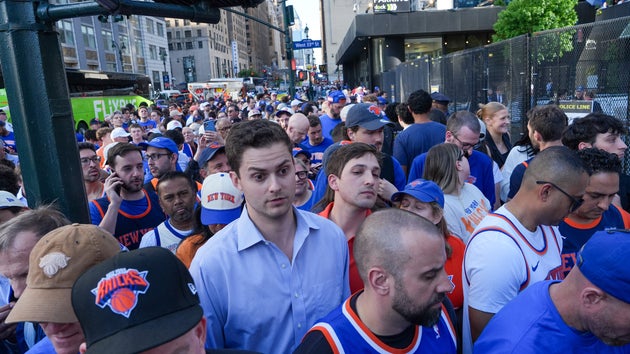 NBA Finals spectators are stuck in outrageous lines — thanks to Trump