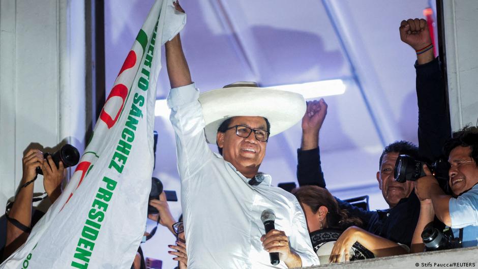 Perú: Sánchez adelanta a Fujimori, pero aún no se define contienda