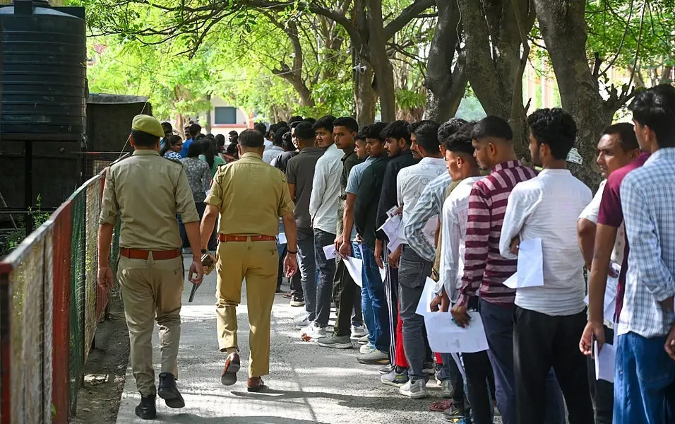 Overcrowded trains disrupt UP police constable exam travel