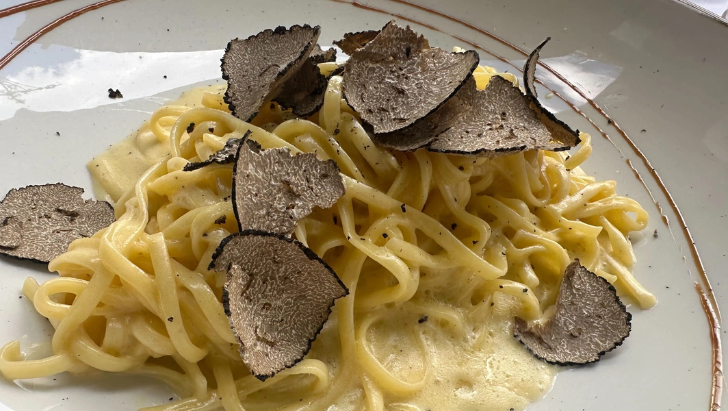 9 restaurant menu items with huge markups