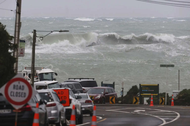 New Zealand issues state of emergency as 11-metre waves batter ...