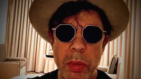 Vocalista do Echo & the Bunnymen sofre acidente de carro e banda adia ...