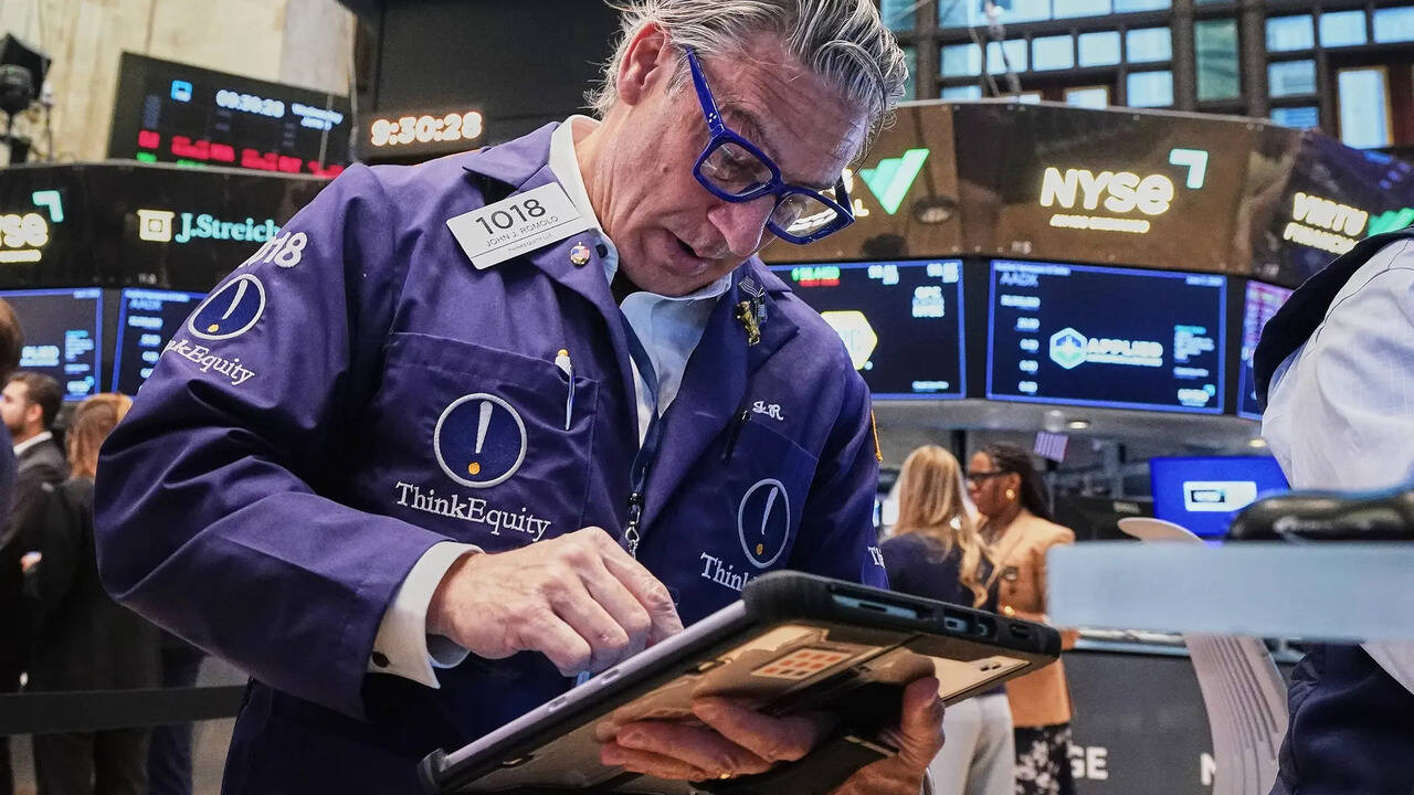 Wall Street recovers as AI stocks bounce back