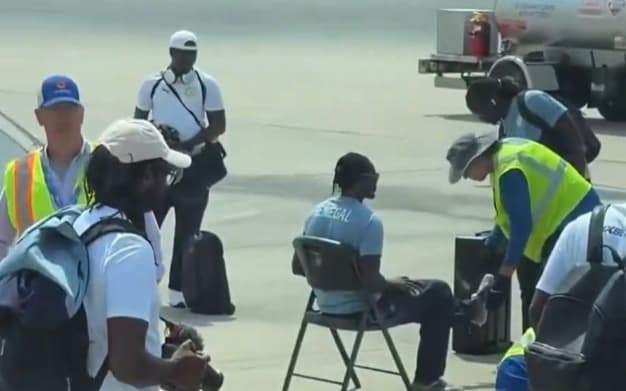 Desembarque da seleção de Senegal nos EUA é marcada por revista rigorosa