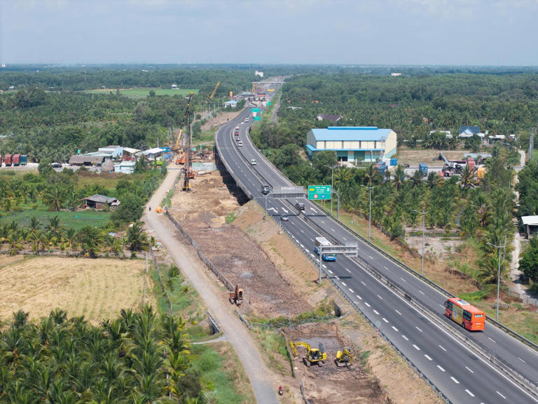 Mở rộng cao tốc TP HCM - Trung Lương - Mỹ Thuận vướng hơn 100 ha