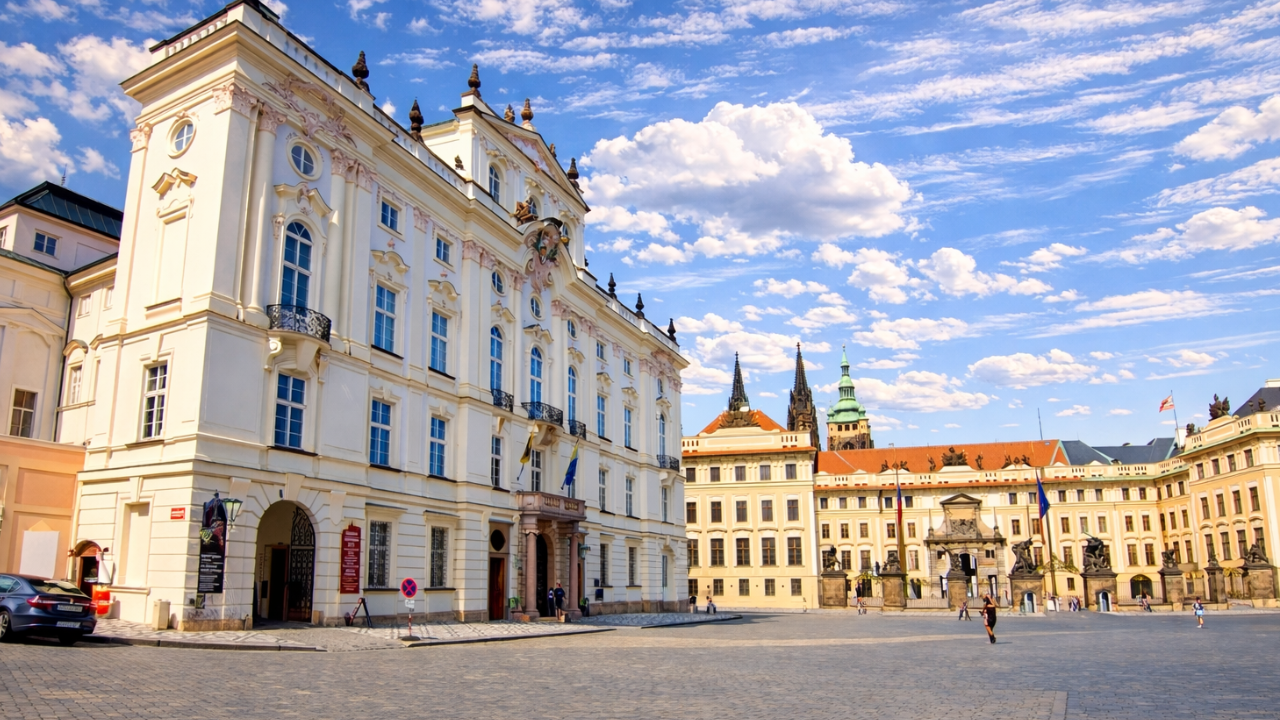 En vacker promenad genom historiska Prag (4K)
