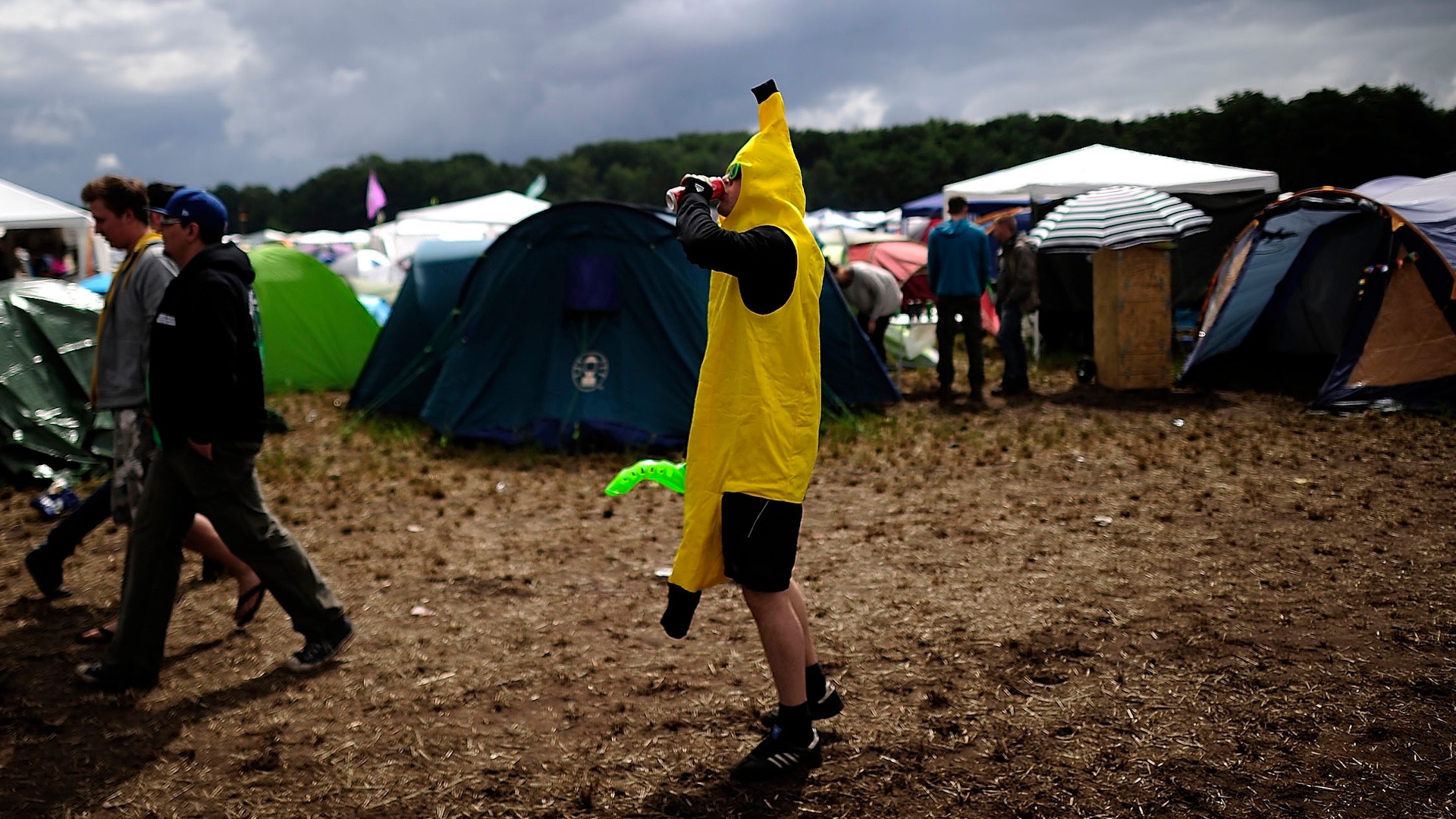 Hardcore band End It tells fans to rip off fan's banana costume ...